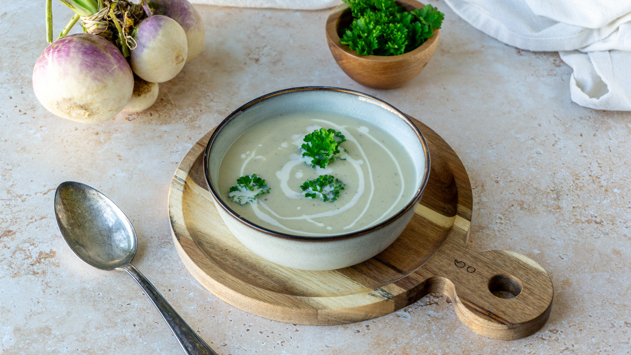 Ovenschotel met zalm, venkel en rapen | BelOrta